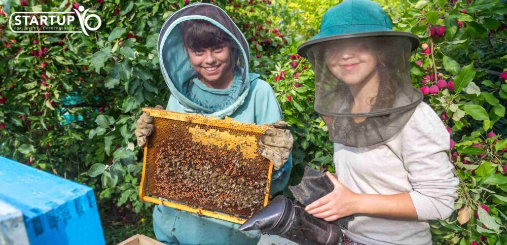How To Start A Beekeeping In USA (2026) - StartupYo